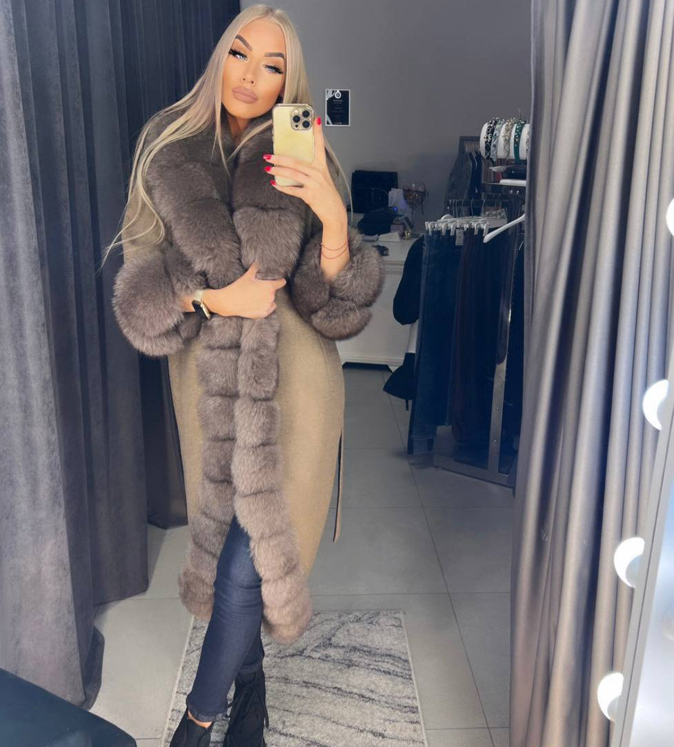 Rudas Kailis su Alpakos Paltu – "EMEboutique"