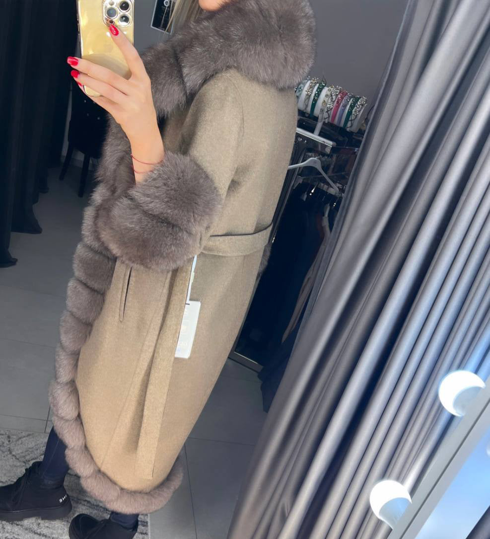 Rudas Kailis su Alpakos Paltu – "EMEboutique"